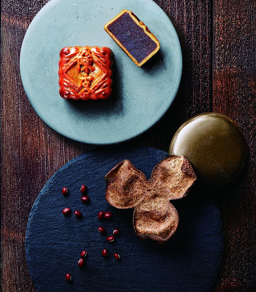 Kee Wah Bakery – Red bean mooncake with mandarin peel